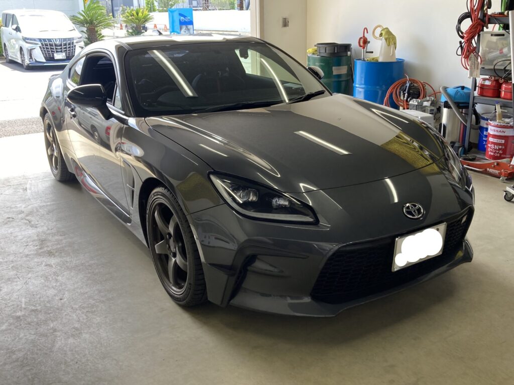 GR86の運転席ドアのえくぼをデントリペアで修理 | フラミンゴデントリペア（車のヘコミ、ガラスのヒビ割れ修理専門店）印西市千葉県